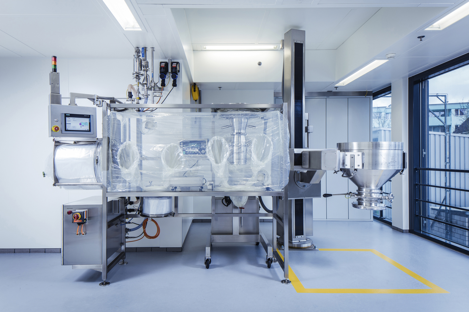 The Lugaia SafeFlex Isolator - Flexible containment solution