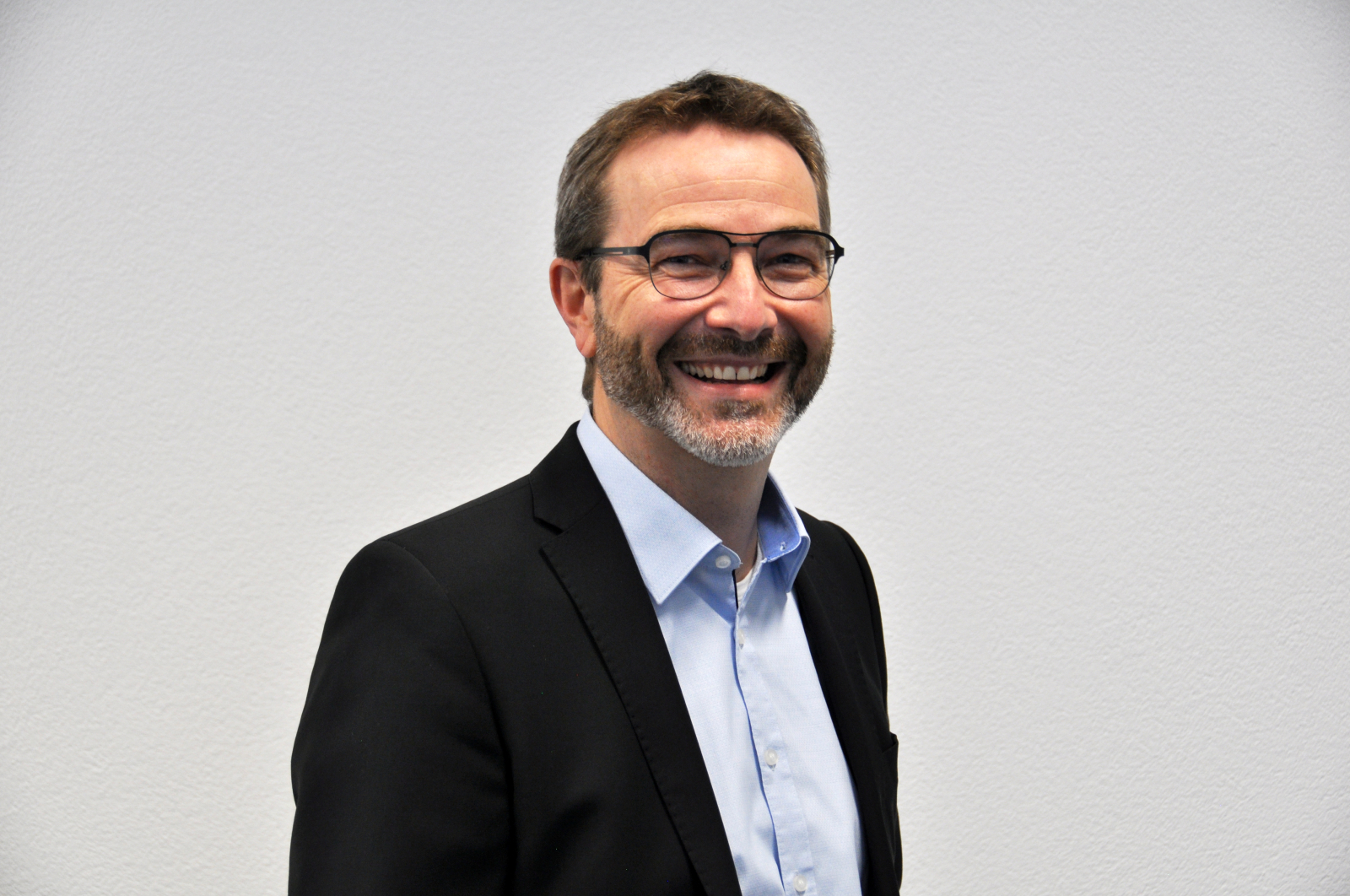 10 Fragen an CEO Viktor Schnyder | Lugaia AG Containment solutions